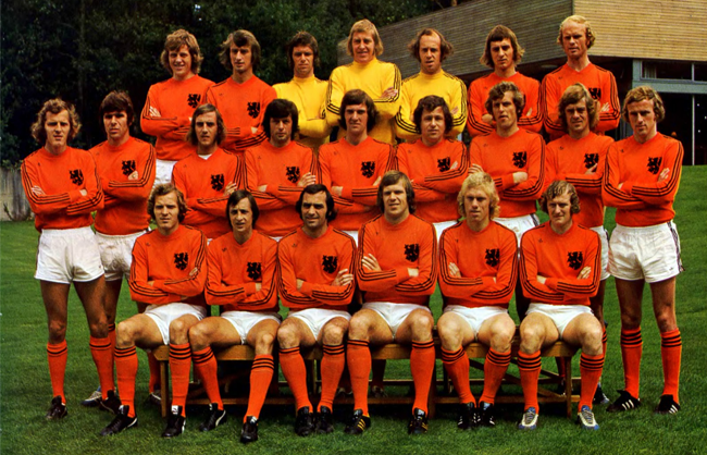 História da camisa da seleção holandesa » Mantos do Futebol