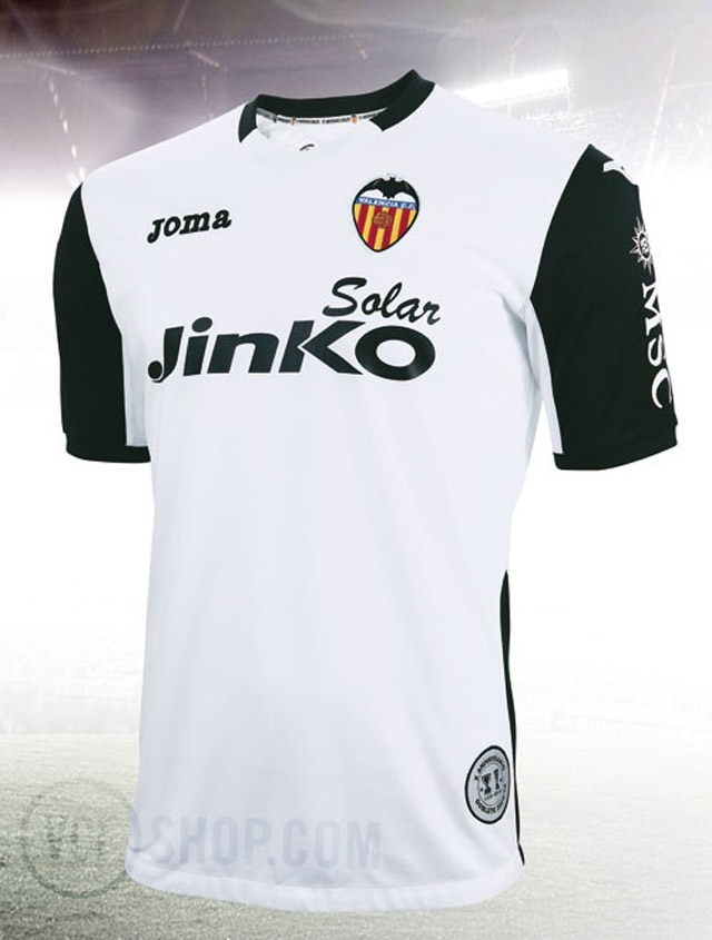 Camisa comemorativa do Valencia 10 anos Liga UEFA » Mantos do Futebol