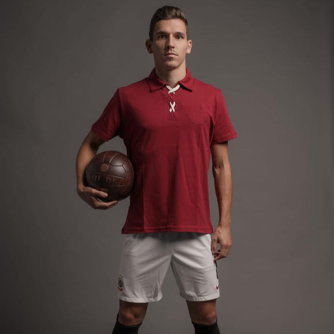 Sparta Praga lança camisa em homenagem à Raymond Braine » MDF