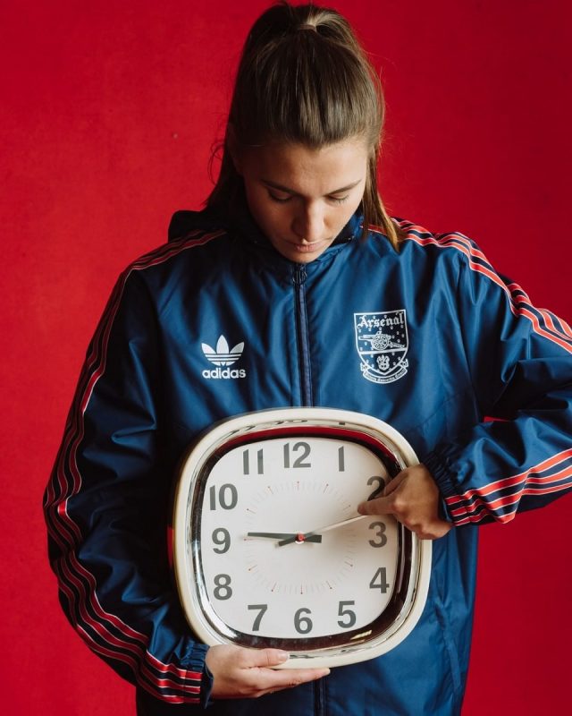 Adidas lança coleção retrô anos 90 para o Arsenal » Mantos do Futebol