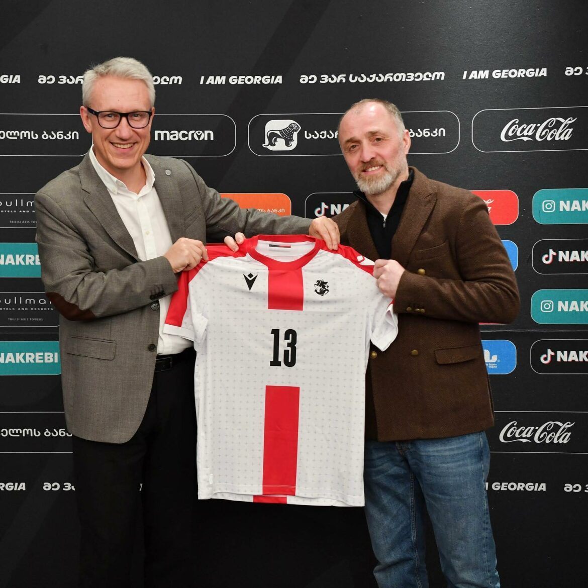 Novas camisas da Geórgia 2023 Macron » Mantos do Futebol
