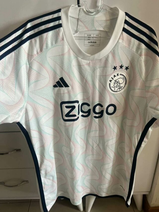 Camisa reserva do Ajax 2023-2024 tem imagem vazada » Mantos do Futebol