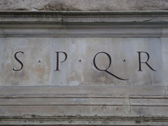 Roma coloca "SPQR" na camisa em jogo contra o Milan pela Serie A ...