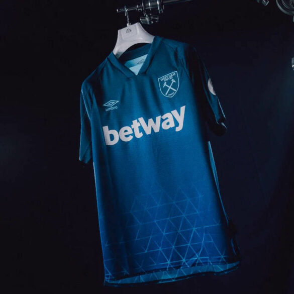 Nova terceira camisa do West Ham 2023-2024 Umbro » MDF