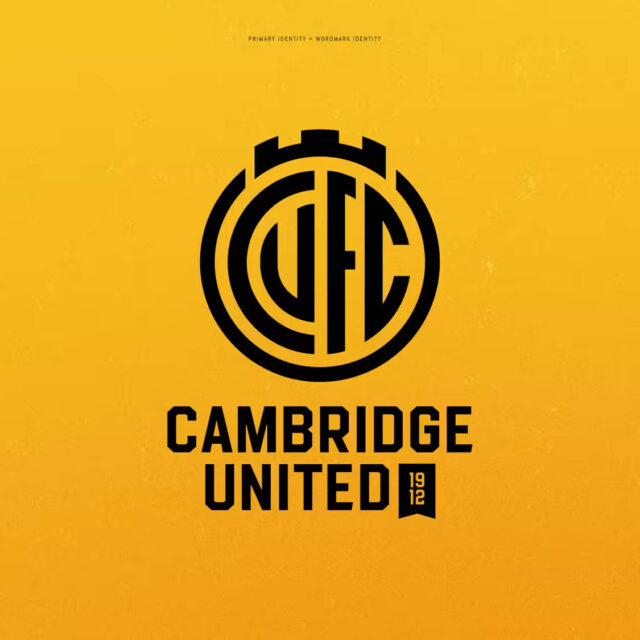 Cambridge United lança novo escudo para 2025-2026 » Mantos do Futebol