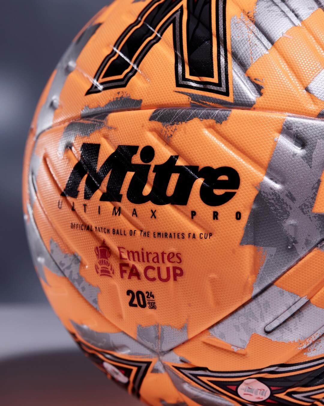 Mitre apresenta bolas da FA Cup 2024-2025 » Mantos do Futebol