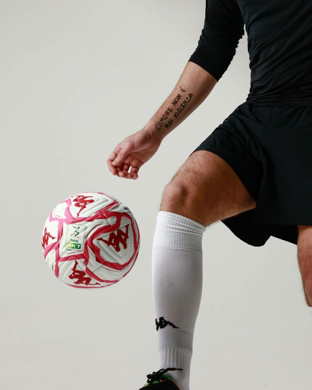Kappa lança bola contra a violência às mulheres para a Serie B italiana ...