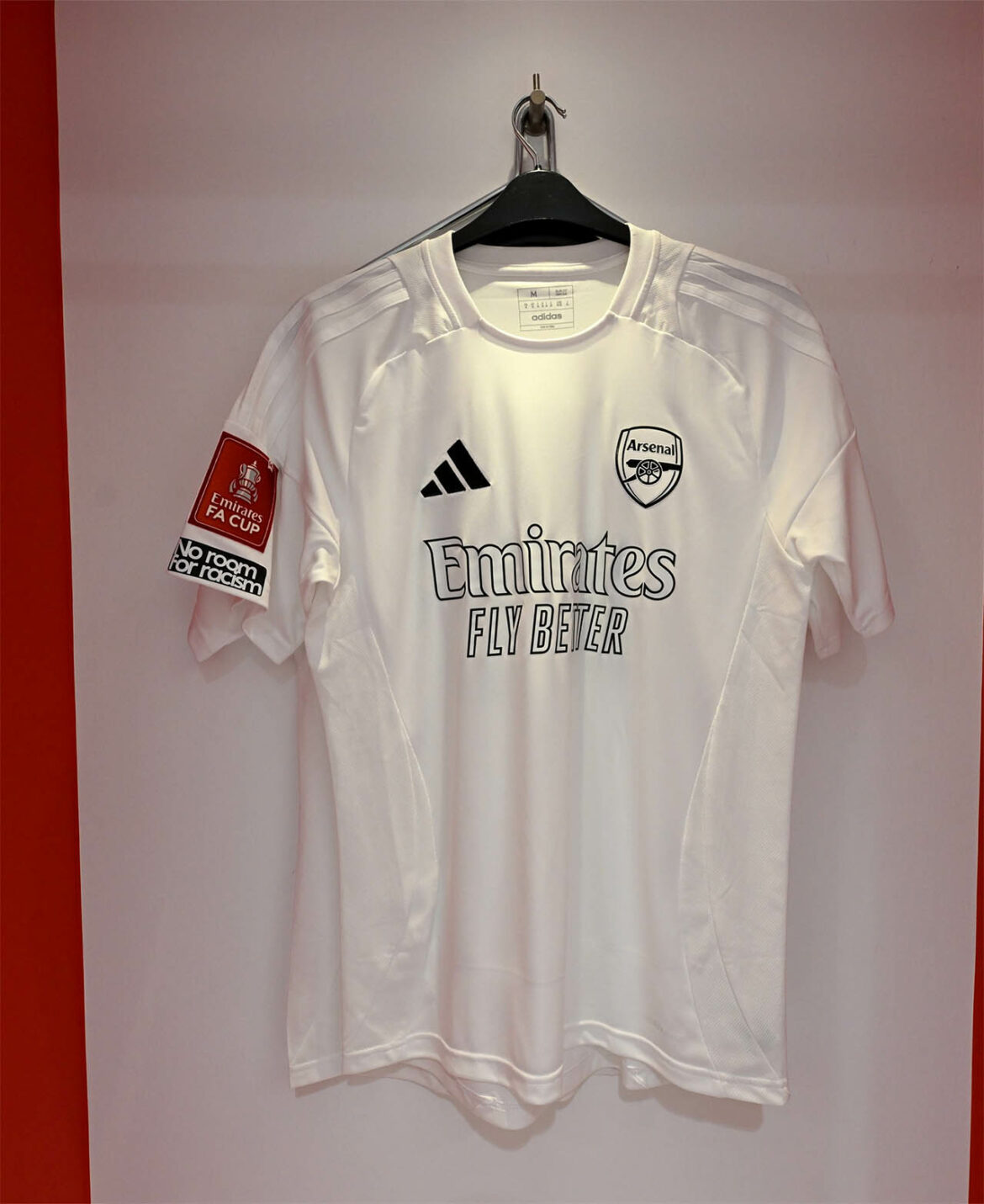 Arsenal lança camisa "No More Red" para 2025 » Mantos do Futebol