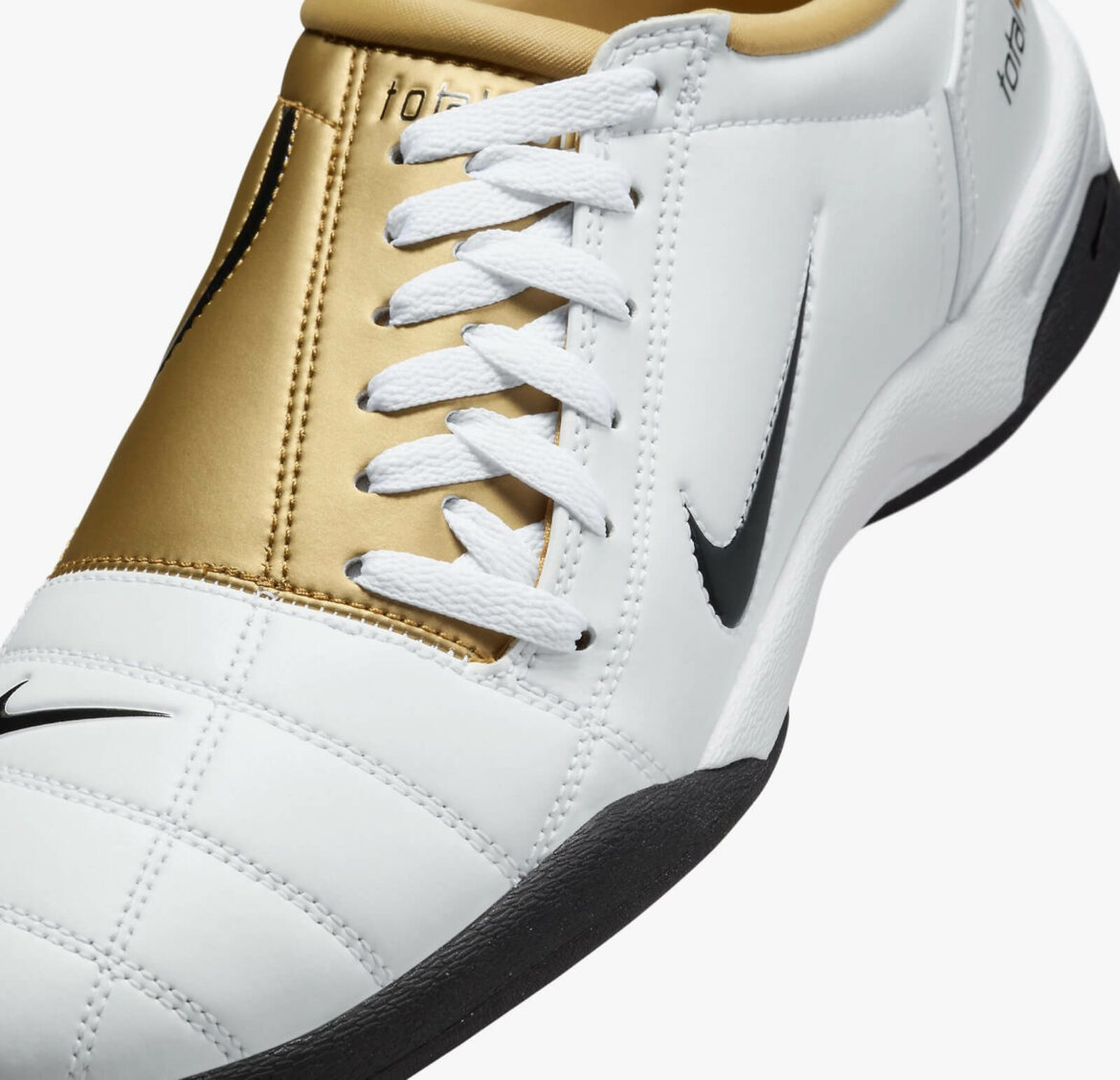 Nike lança versão casual da icônica chuteira Total 90 » Mantos do Futebol