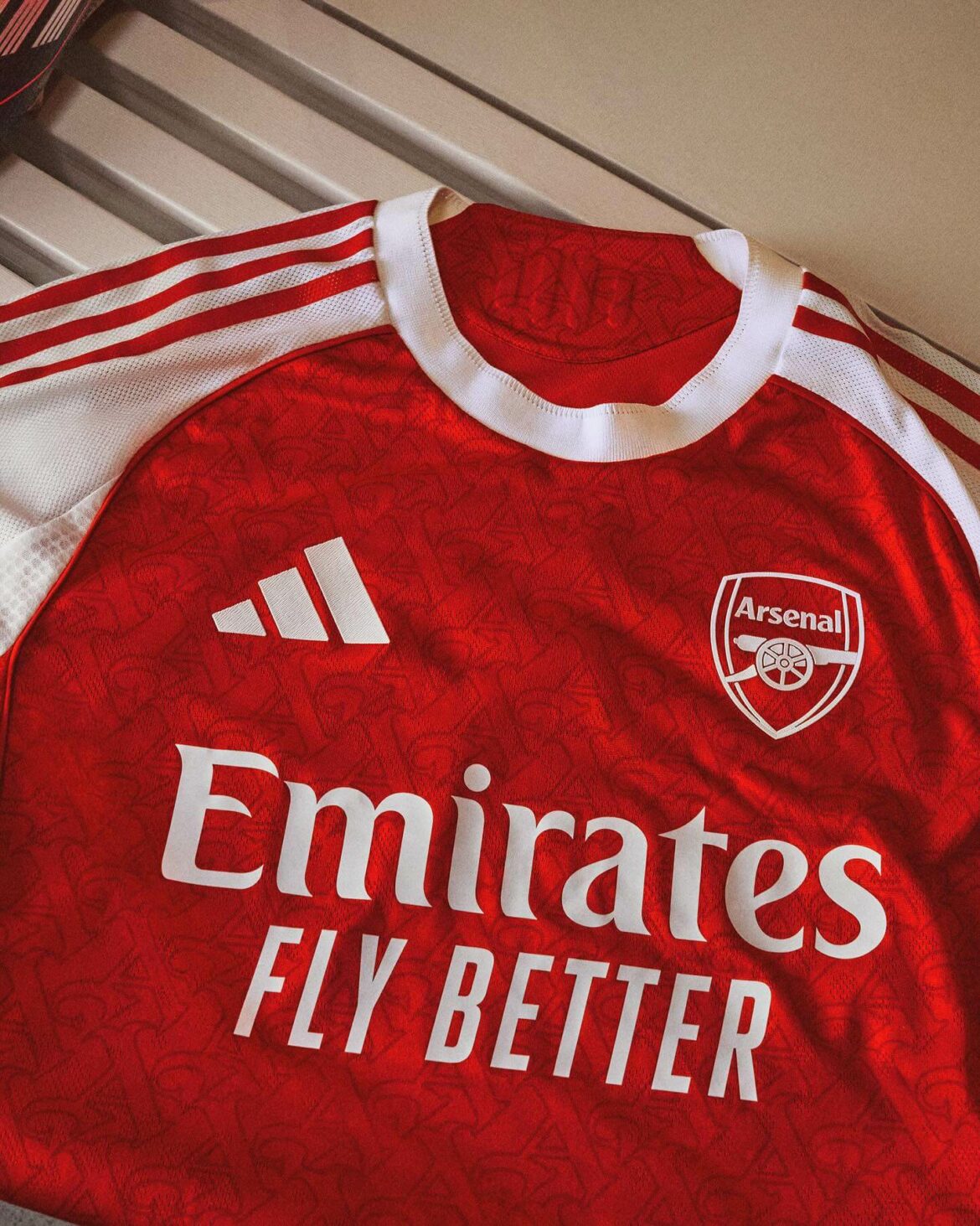 Nova camisa titular do Arsenal 2025-2026 adidas » Mantos do Futebol