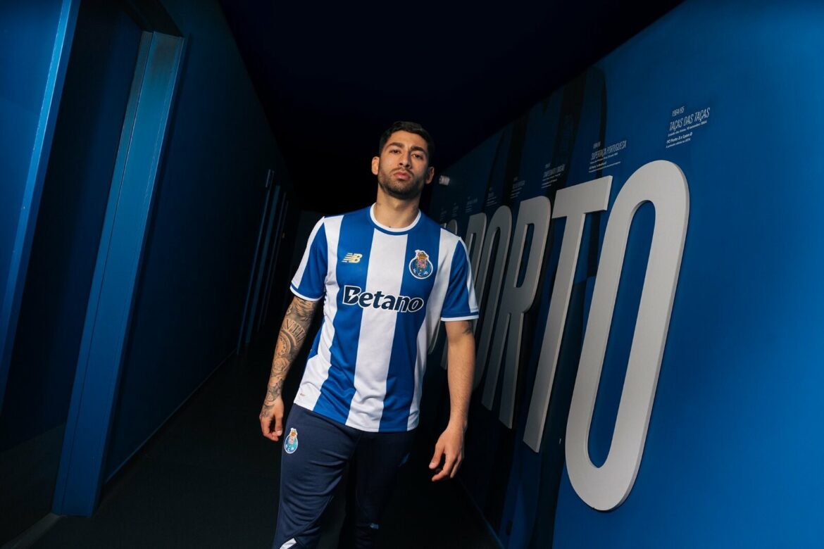 Nova camisa titular do FC Porto 2025-2026 New Balance » Mantos do Futebol