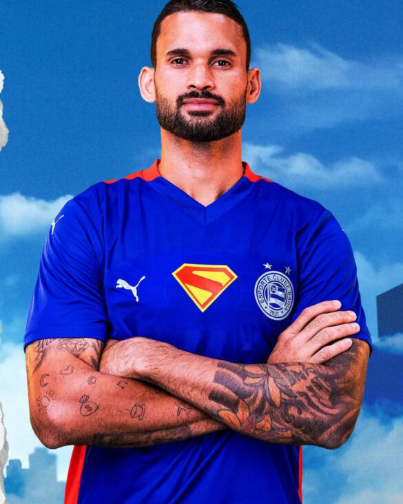 Camisa "Superman" do EC Bahia 2025 PUMA x DC Studios » Mantos do Futebol