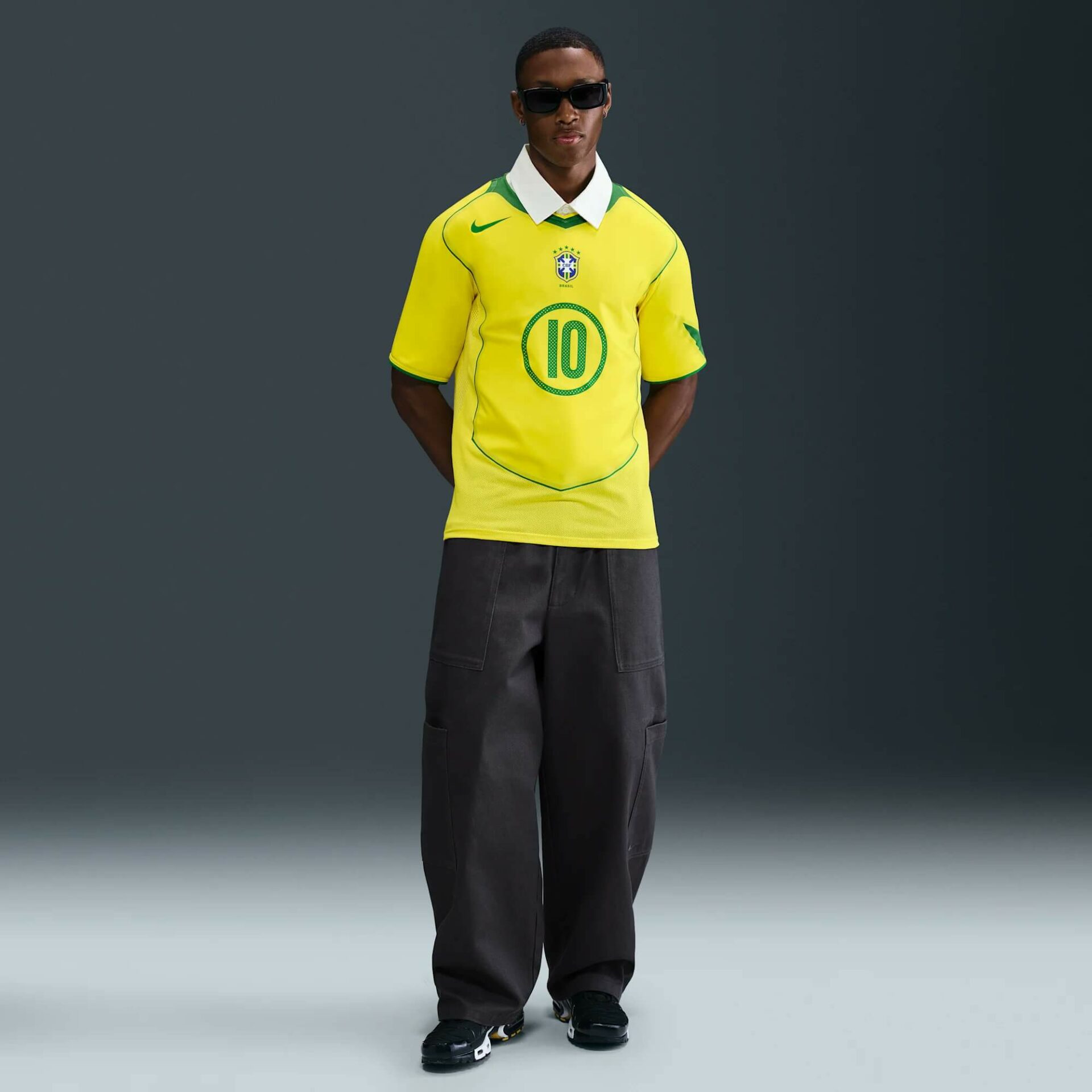 Nike relança Total 90 inspirada em camisa do Brasil 2004-2005 » Mantos ...